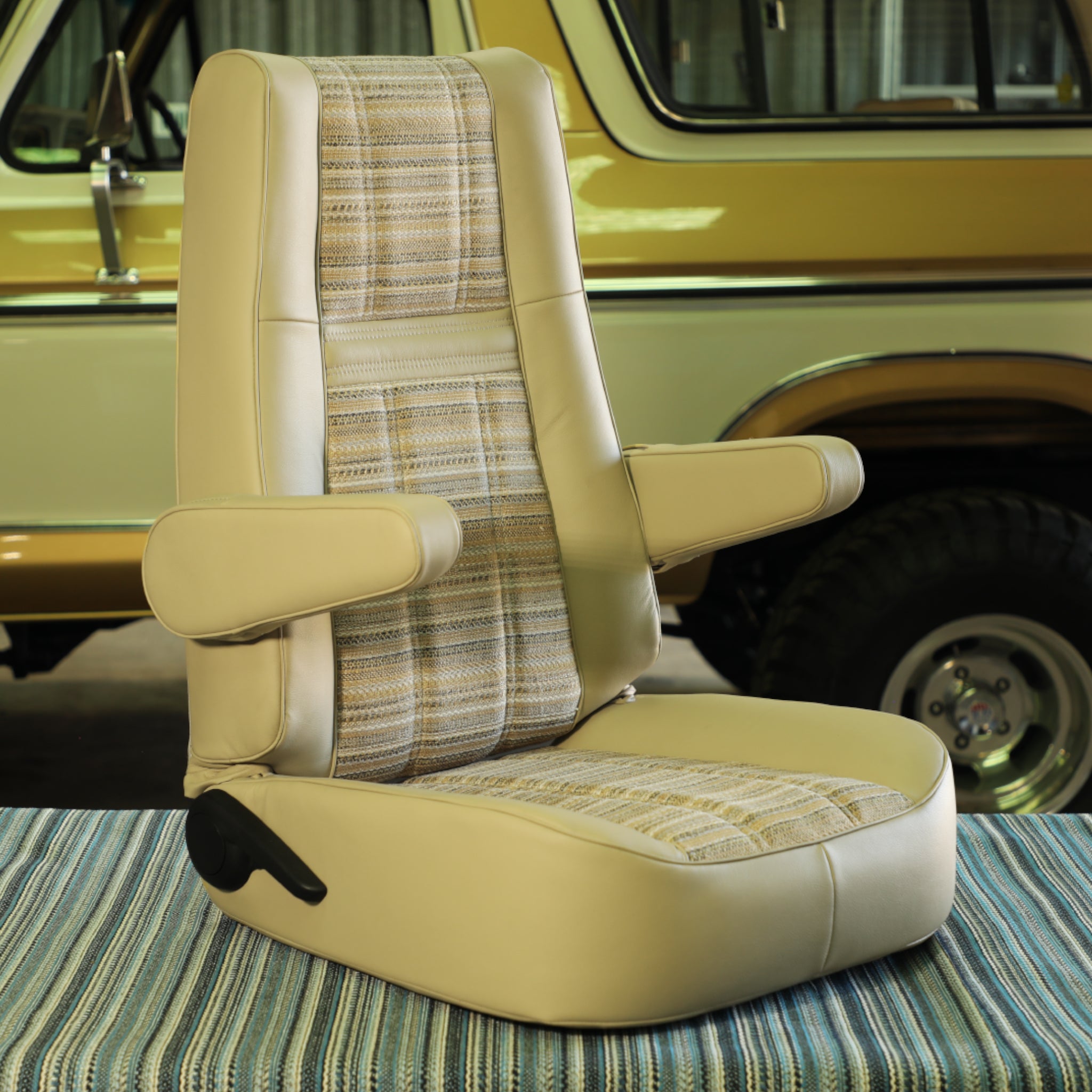 Fully Assembled Captain Seat Set 1978-79 Bronco – Freewheelin Co.